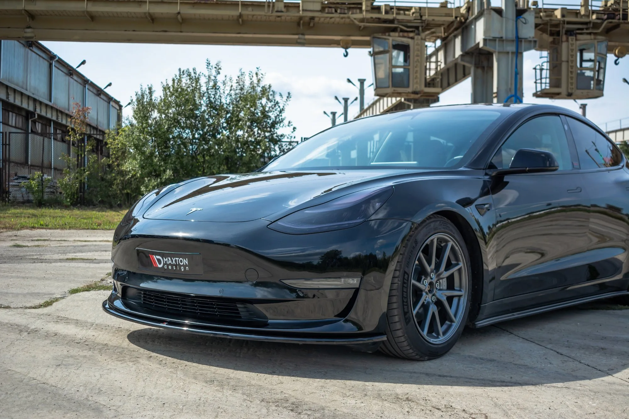 Front Splitter Tesla Model 3 – Spojleri.ba