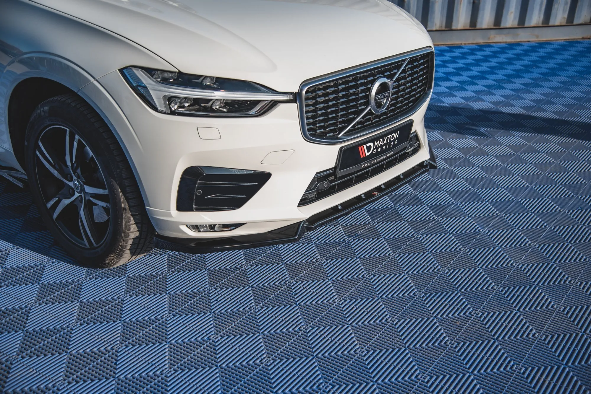 Front Splitter V.2 Volvo XC60 Mk2 R-Design – Spojleri.ba